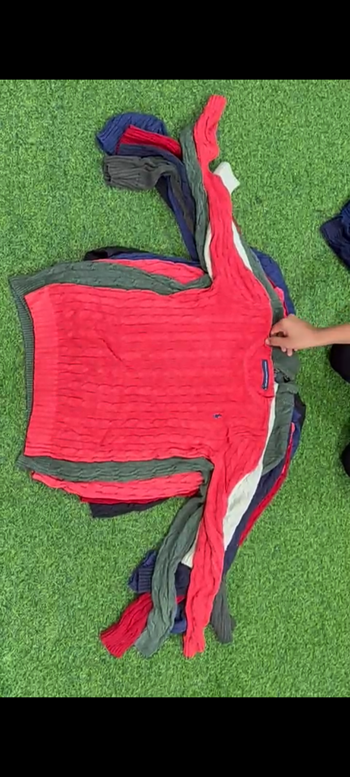 Cable knit 30 pieces | Vintage Wholesale Marketplace - Bulk Vintage Wholesale | Fleek